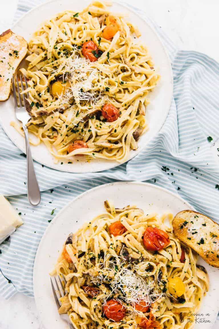 Date Night Burst Tomato, Mushroom and Garlic Creamy Pasta - Jessica in ...