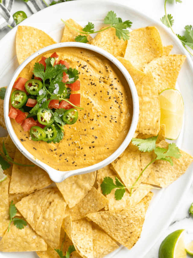 Creamy Vegan Queso - Jessica in the Kitchen